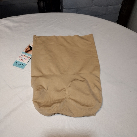 Assets By Spanx | Intimates & Sleepwear | Assets By Spanx Remarkable ...